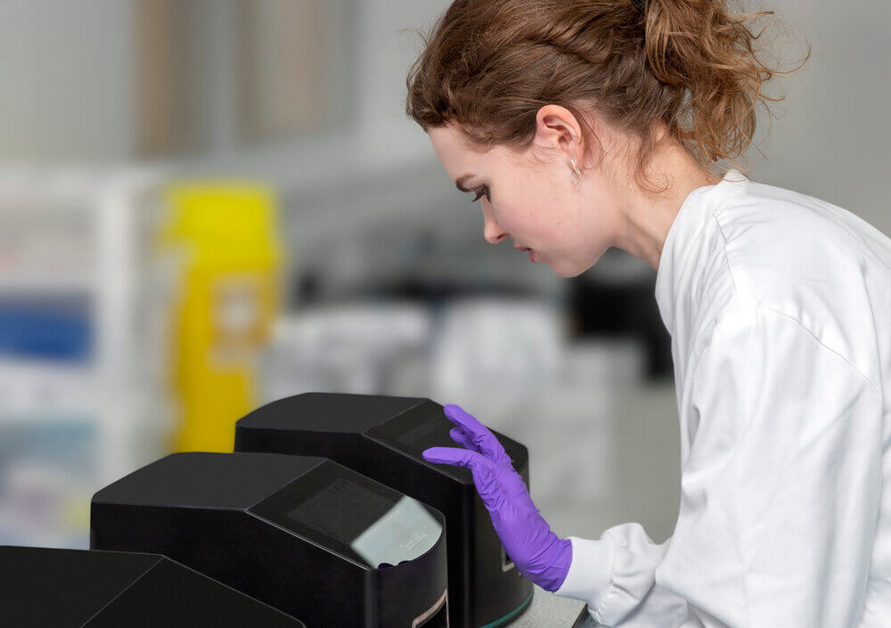 About Us: Pioneering Molecular Diagnostics - QuantuMDx